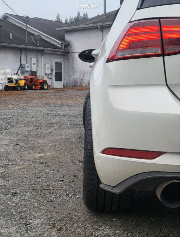 2018 Volkswagen GTI SE with 18x9.5 Konig Hypergram and Michelin 255x40 ...