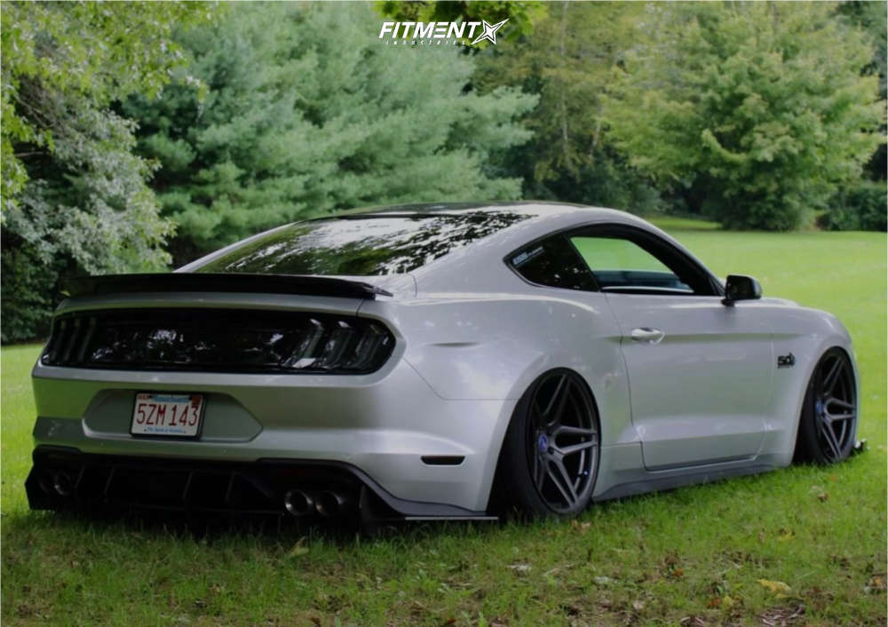 2018 Ford Mustang GT with 19x10.5 ESR Rf15 and Lexani 225x35 on Air ...