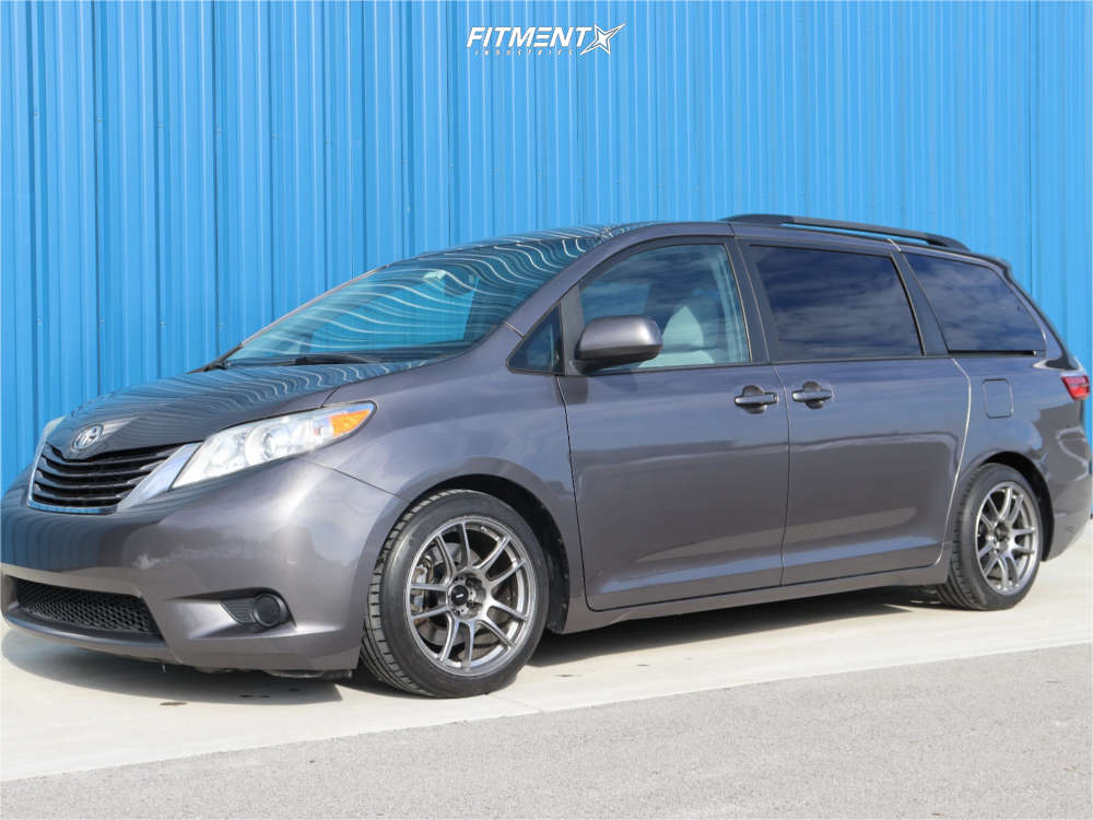 2015 Toyota Sienna Tire Size
