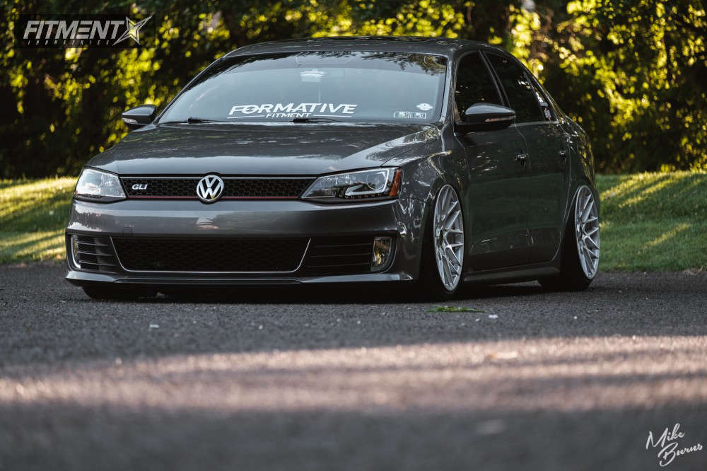 2014 Volkswagen Jetta GLI with 18x9.5 Rotiform Rse and Nitto 215x40 on ...