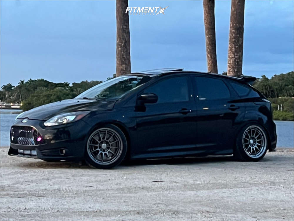 2013 Ford Focus ST with 18x9.5 Enkei Nt03 and Firestone 255x30 on ...