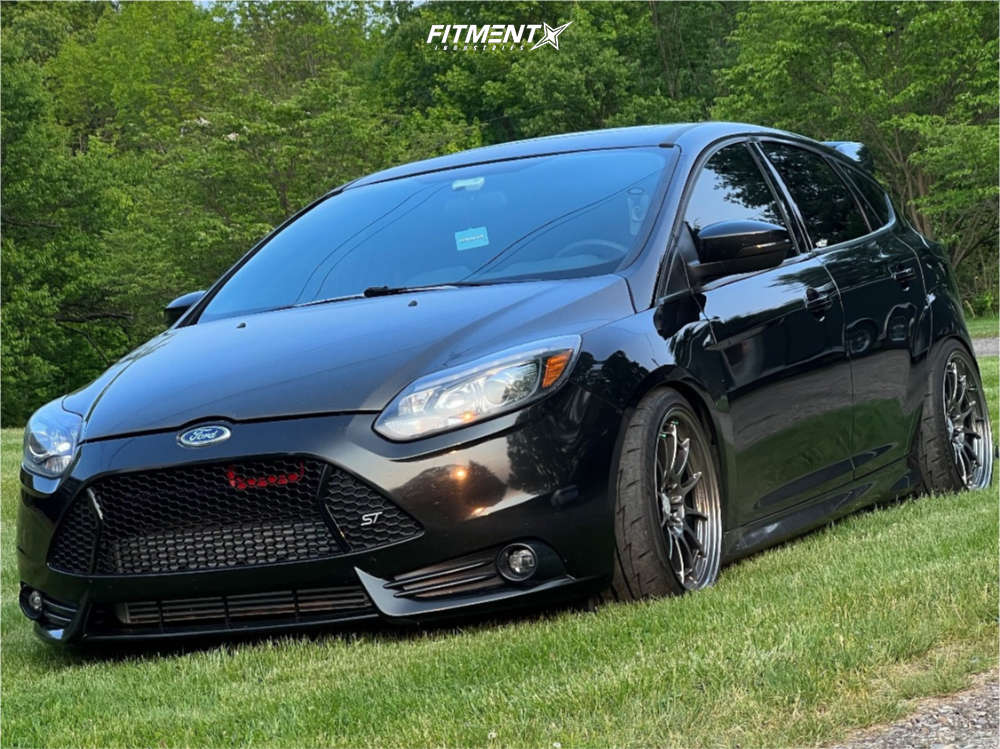 2013 Ford Focus ST with 18x9.5 Enkei Nt03 and Firestone 255x30 on ...