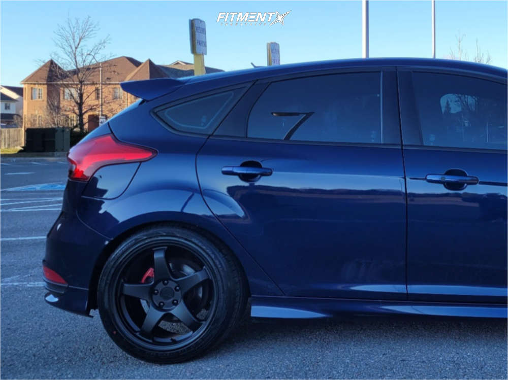 2016 Ford Focus ST with 18x8.5 Motegi Mr151 and Nexen 245x40 on ...