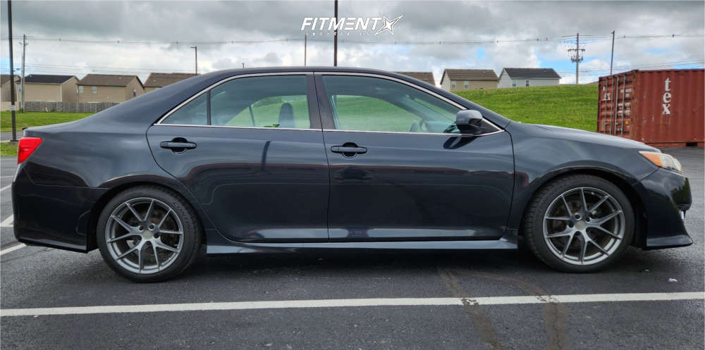 2012 Toyota Camry SE with 18x8.5 Aodhan Aff7 and Continental 235x40 on ...