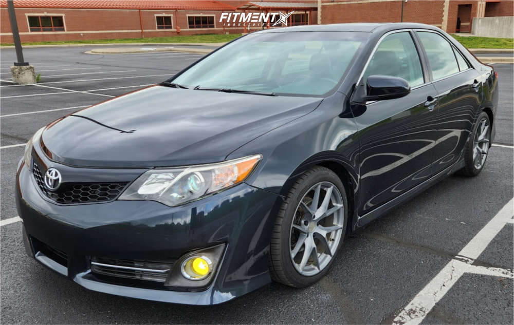 2012 Toyota Camry SE with 18x8.5 Aodhan Aff7 and Continental 235x40 on ...