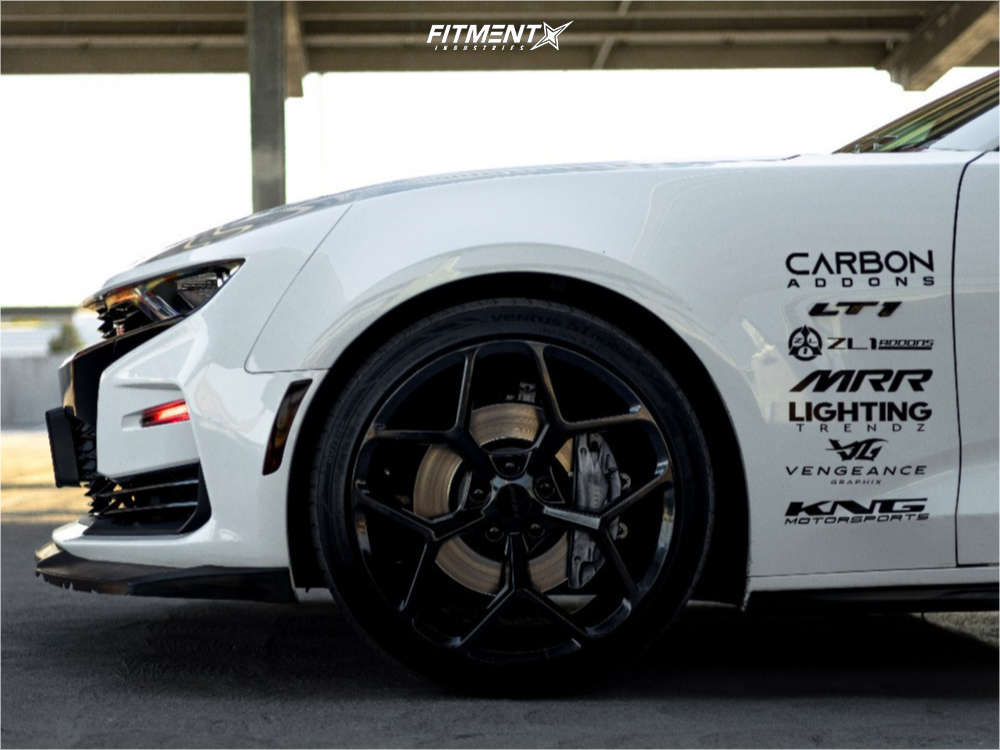 2020 Chevrolet Camaro SS with 20x10 MRR M228 and Venezia 245x40 on ...