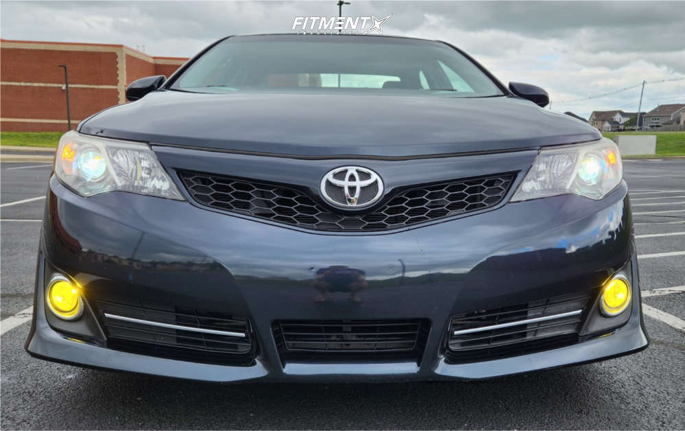 2012 Toyota Camry SE with 18x8.5 Aodhan Aff7 and Continental 235x40 on ...