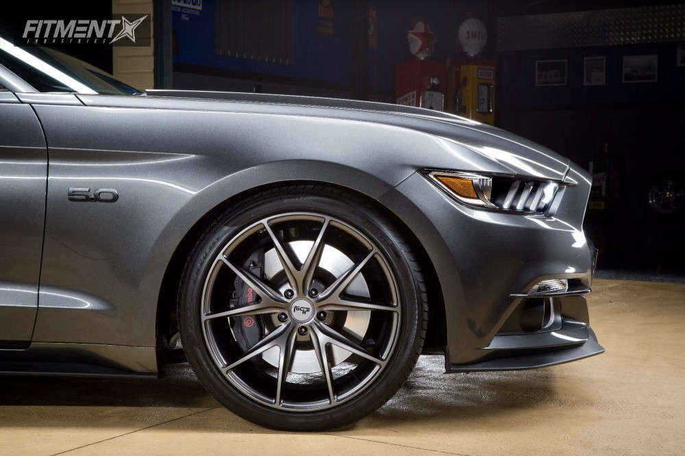 2016 Ford Mustang GT with 20x9 Niche Misano and Pirelli 265x35 on ...