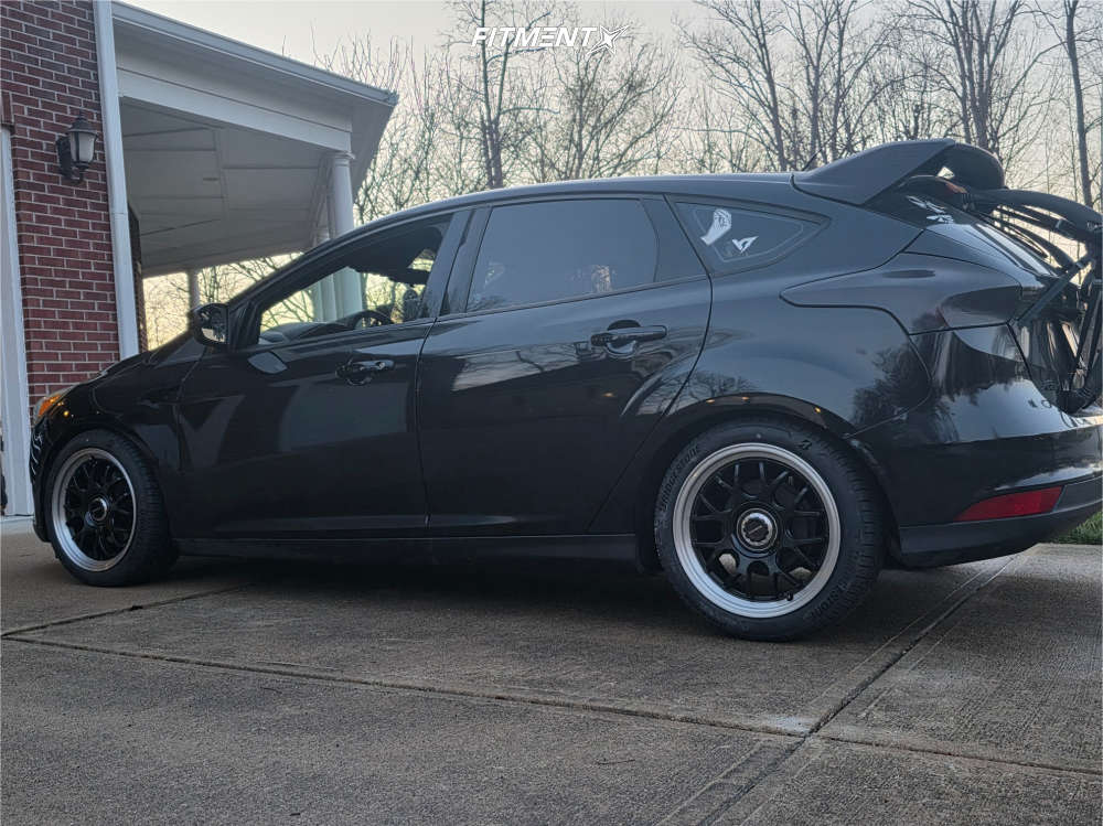 2017 Ford Focus SE with 17x8 Vision Alpine and Bridgestone 215x45 on ...