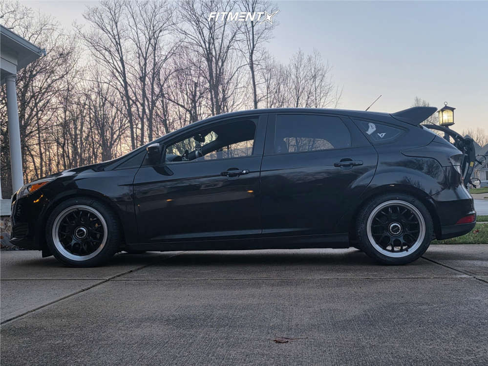 2017 Ford Focus SE with 17x8 Vision Alpine and Bridgestone 215x45 on ...
