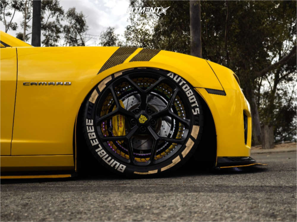 2016 Chevrolet Camaro SS with 20x10 MRR M228 and Michelin 285x35 on Air ...