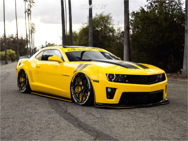 2016 Chevrolet Camaro SS with 20x10 MRR M228 and Michelin 285x35 on Air ...