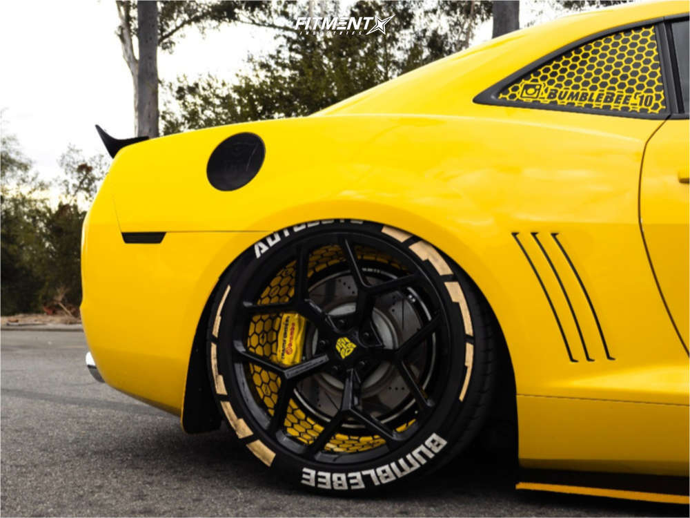 2016 Chevrolet Camaro SS with 20x10 MRR M228 and Michelin 285x35 on Air ...