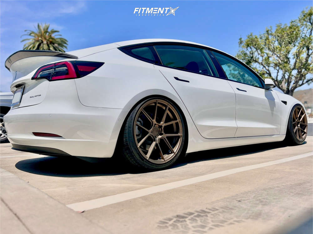 2021 Tesla 3 Long Range with 20x10 Ferrada F8-fr8 and Falken 255x35 on ...