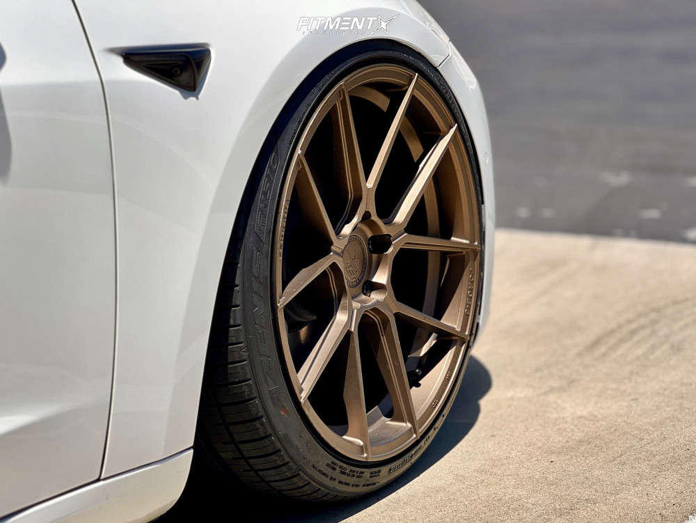 2021 Tesla 3 Long Range with 20x10 Ferrada F8-fr8 and Falken 255x35 on ...