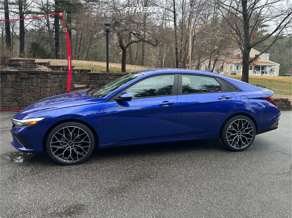 2025 Hyundai Elantra SE with 19x8.5 RTX R-Spec Rs02 and Lexani 245x35 ...