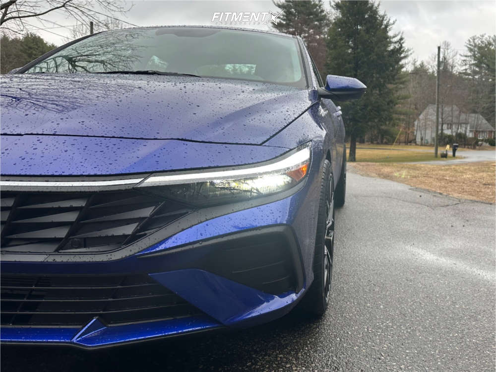 2025 Hyundai Elantra SE with 19x8.5 RTX R-Spec Rs02 and Lexani 245x35 ...