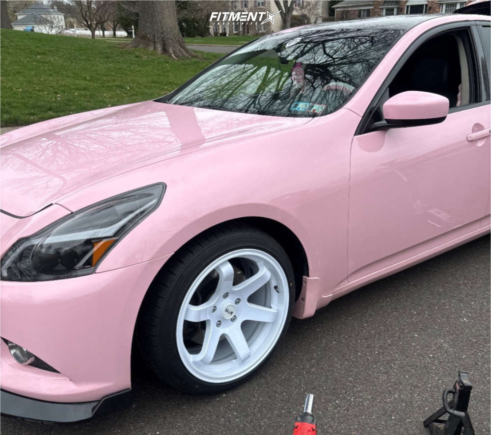 2013 INFINITI G37 X with 18x9.5 F1R F106 and Kosic 235x40 on Lowering ...