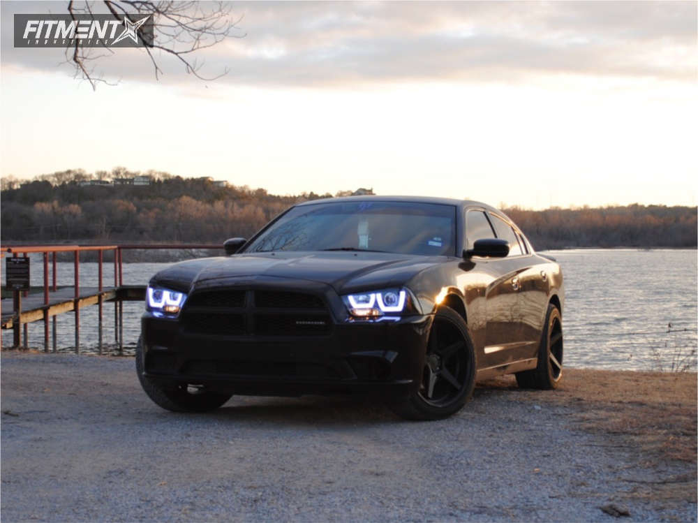 2012 Dodge Charger SE with 20x9.5 Ferrada FR3 and Versatyre 275x40 on ...