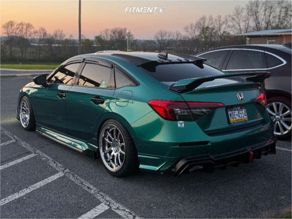 2023 Honda Civic Sport with 18x9.5 Aodhan Ds02 and Summit 235x40 on ...