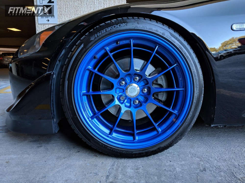 2004 Honda S2000 Base with 18x9.5 Enkei Nt03 and Hankook 255x35 on ...