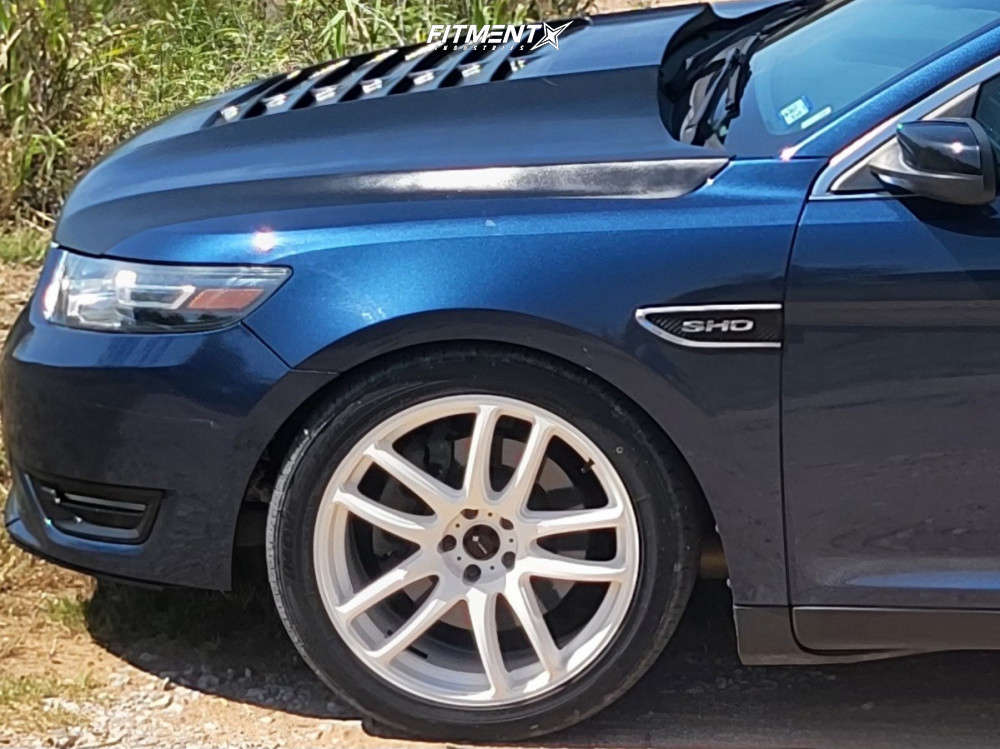 2016 Ford Taurus SHO with 20x8.5 Vors Tr4 and Continental 245x45 on ...
