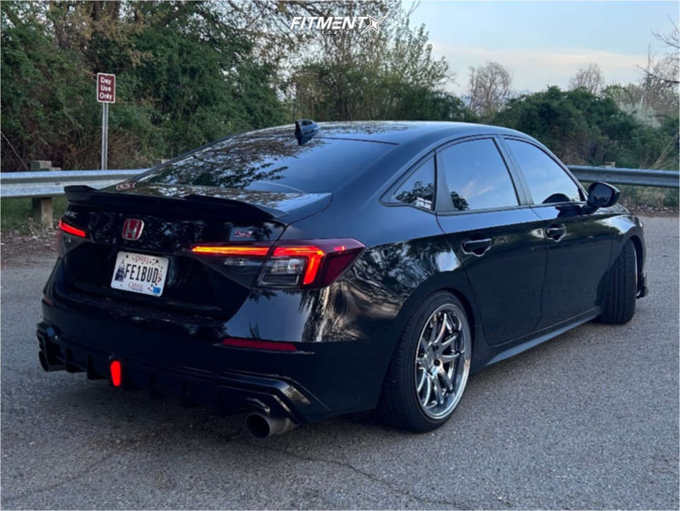 2025 Honda Civic Si with 18x9.5 Aodhan DS02 and Lexani 225x40 on ...