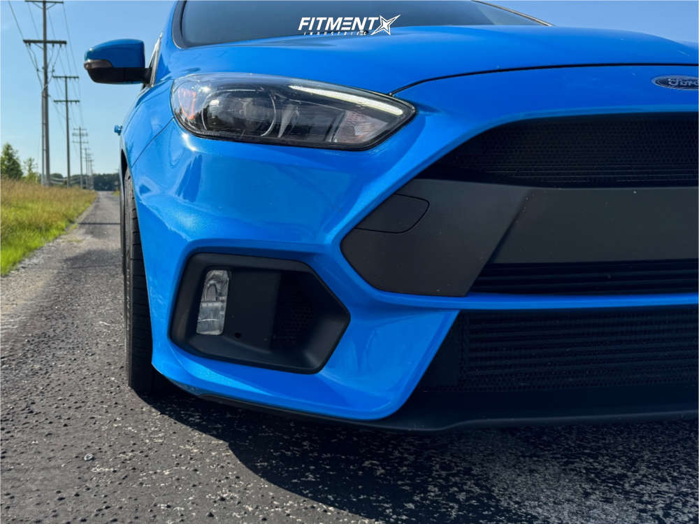 2017 Ford Focus RS with 18x8.5 Konig Dekagram and Michelin 235x40 on ...