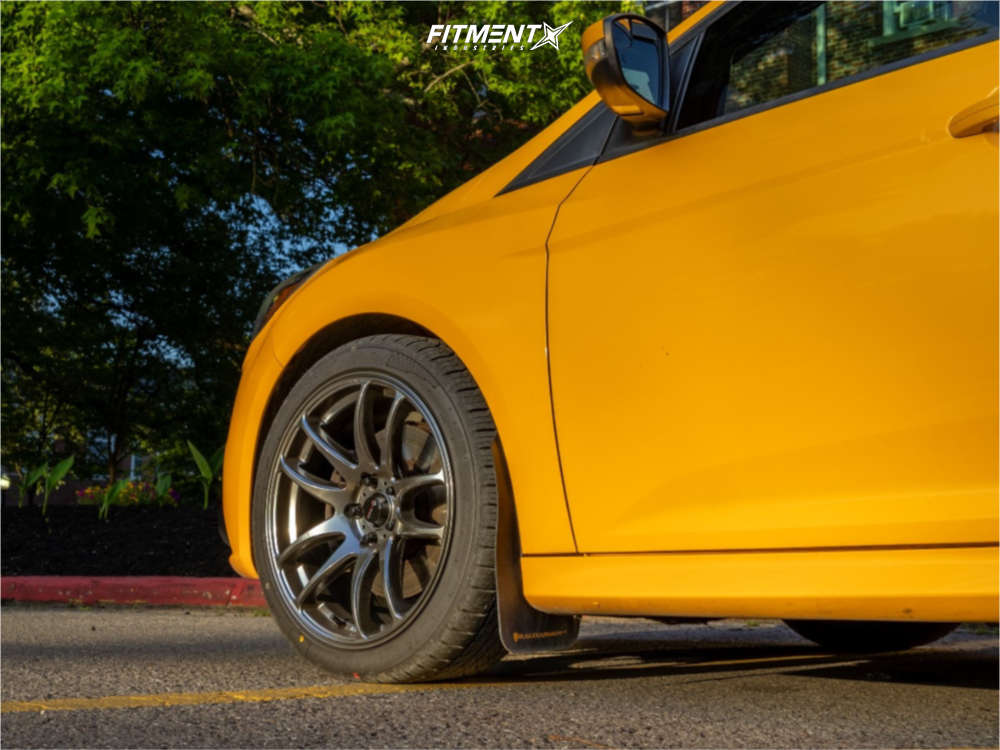 2014 Ford Focus ST with 18x8.5 Vors Tr4 and Kosic 235x40 on Stock ...
