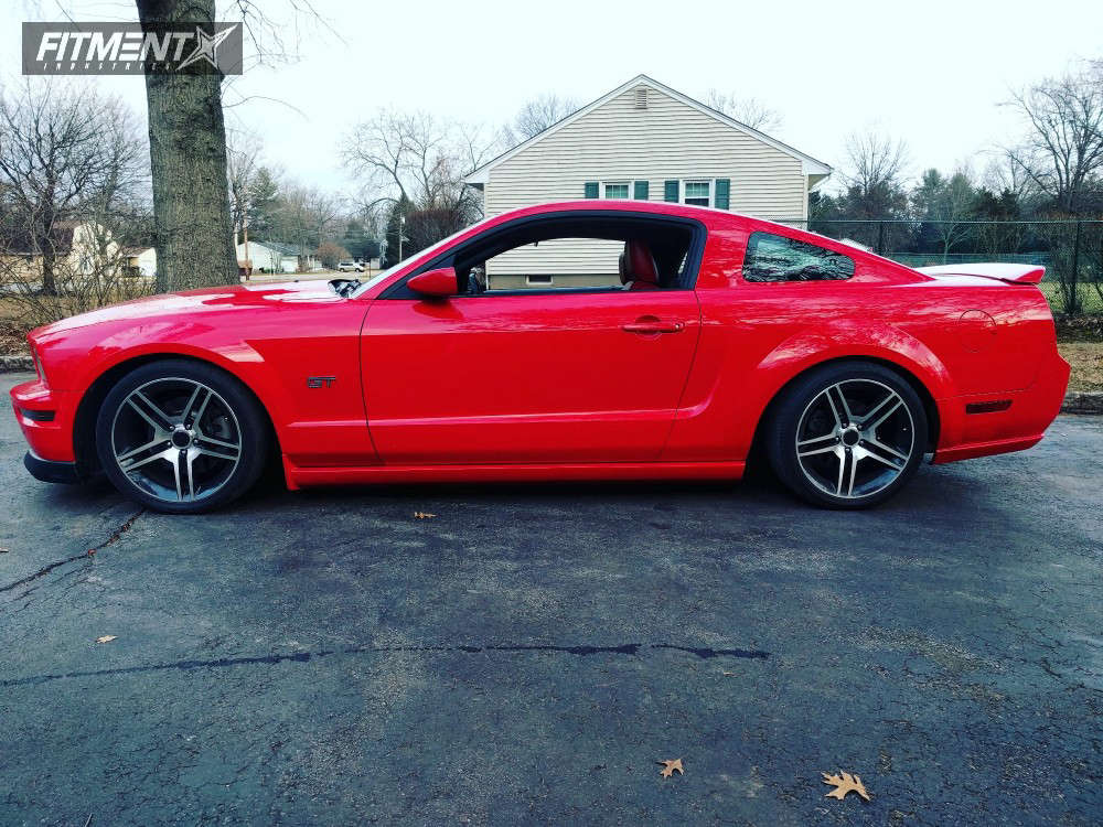 2005 Ford Mustang GT 2dr Coupe (4.6L 8cyl 5M) with 18x9 American Muscle ...