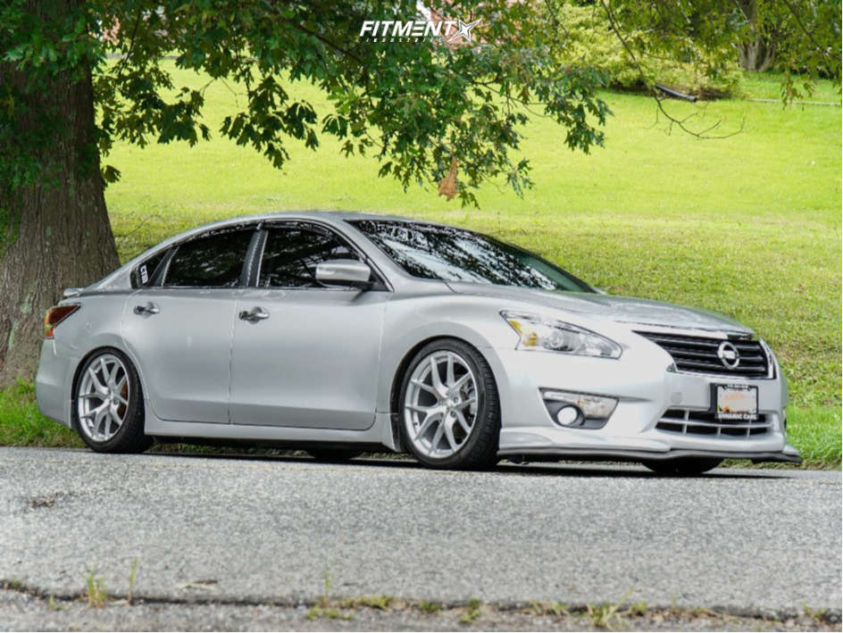 2015 Nissan Altima SL with 18x8.5 Aodhan Aff7 and Accelera 235x40 on ...