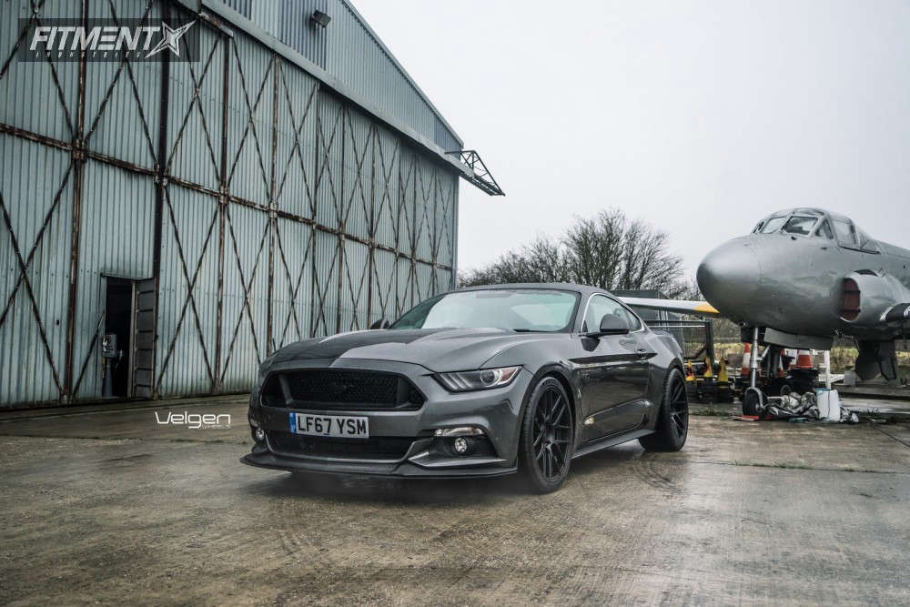 2016 Ford Mustang Shelby GT350R with 20x9 Velgen Vmb7 and Michelin ...
