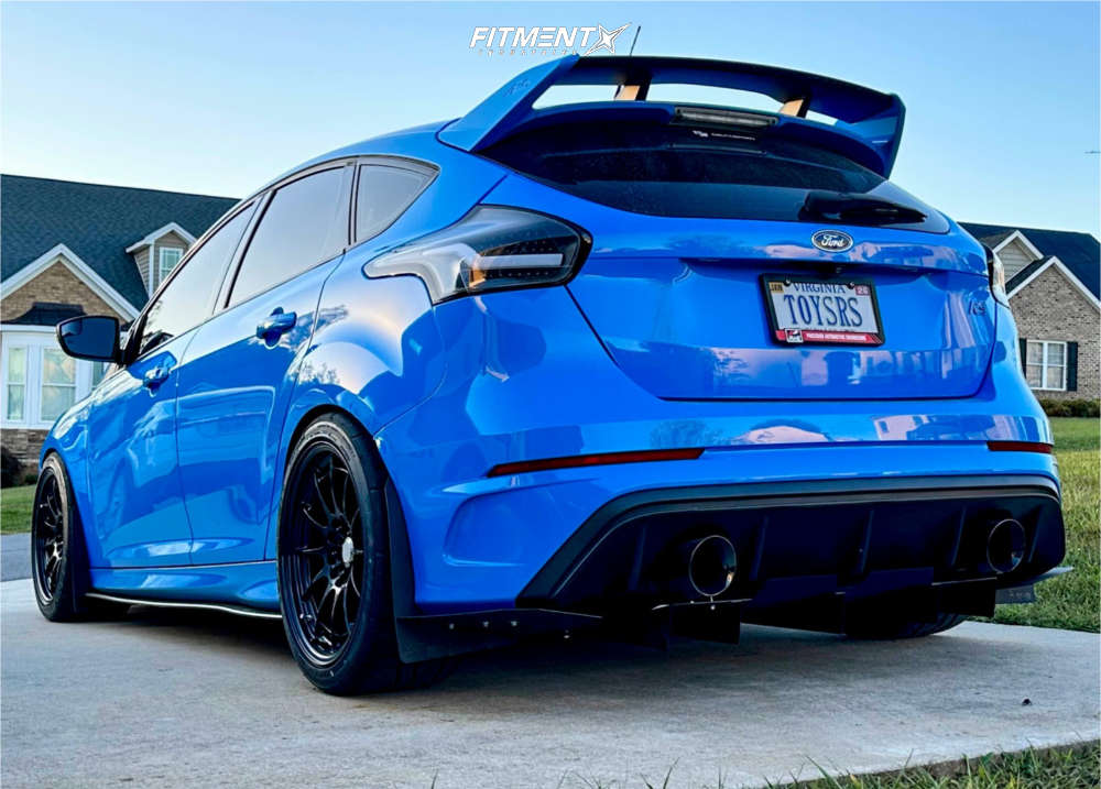 2017 Ford Focus RS with 18x9.5 Enkei Nt03m and Falken 265x35 on ...