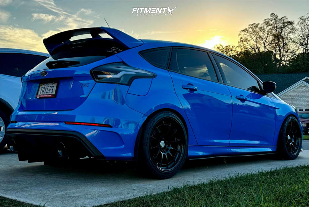 2017 Ford Focus RS with 18x9.5 Enkei Nt03m and Falken 265x35 on ...