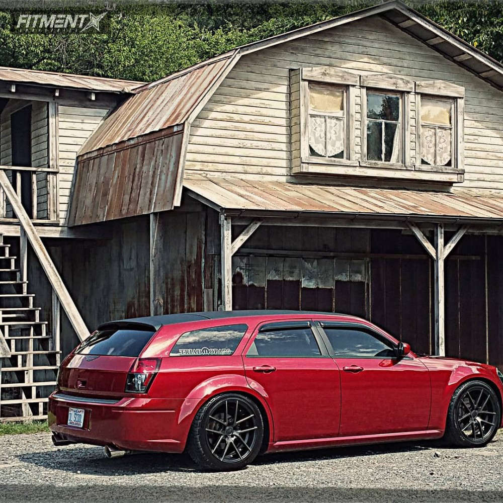 2006 Dodge Magnum SXT with 20x8.5 Niche Targa and Hankook 245x45 on ...