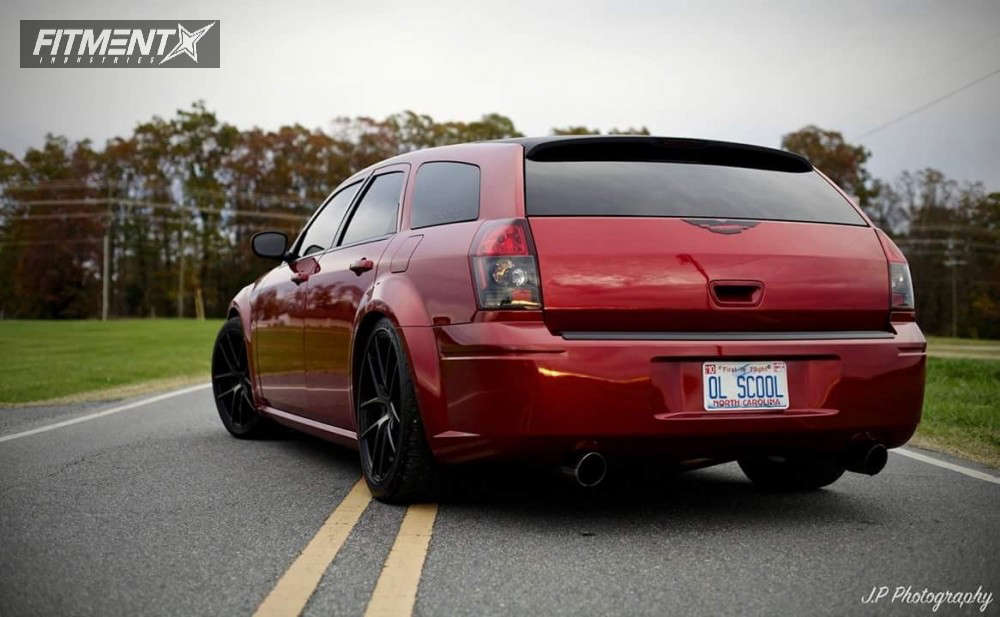 2006 Dodge Magnum SXT with 20x8.5 Niche Targa and Hankook 245x45 on ...