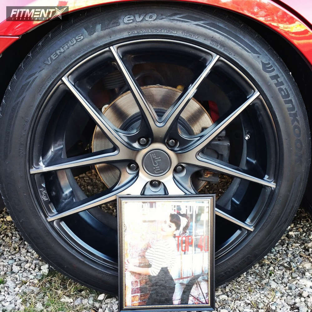 2006 Dodge Magnum SXT with 20x8.5 Niche Targa and Hankook 245x45 on ...