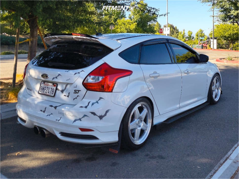 2014 Ford Focus ST with 18x8.5 Voxx Nesso and Vantage 235x40 on ...