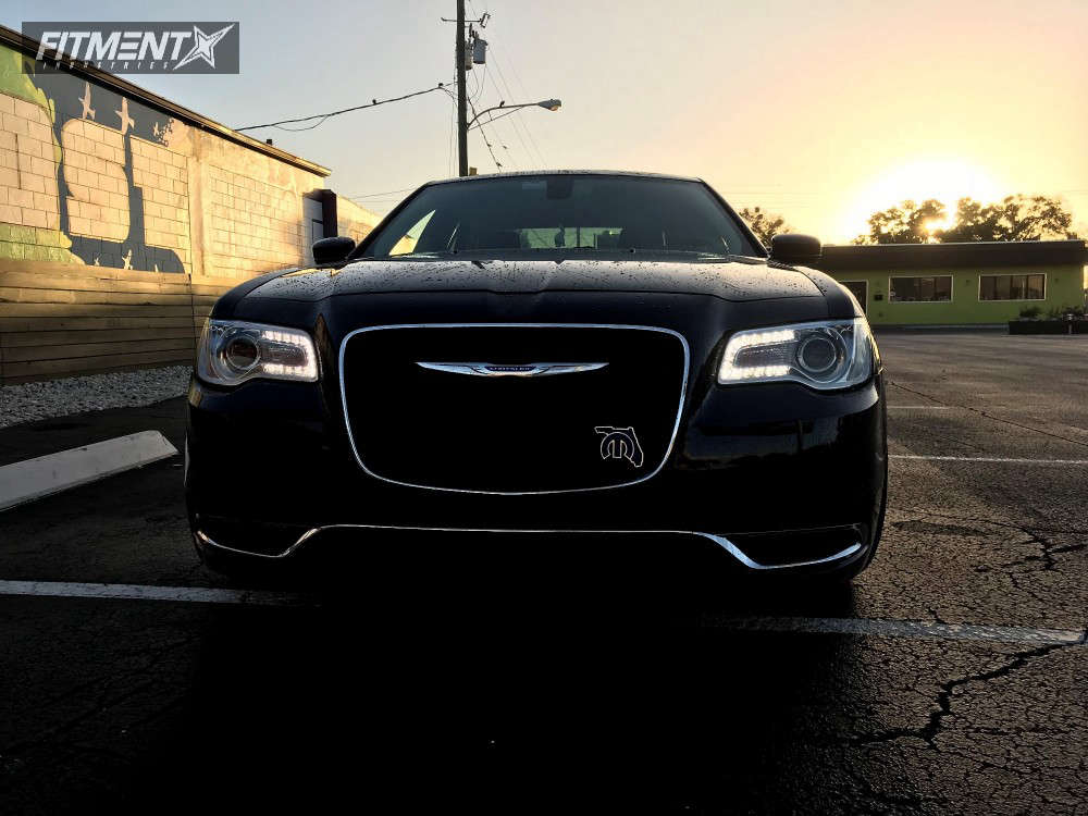 2015 Chrysler 300 Limited with 20x9 Rohana Rc10 and Landsail 245x45 on ...