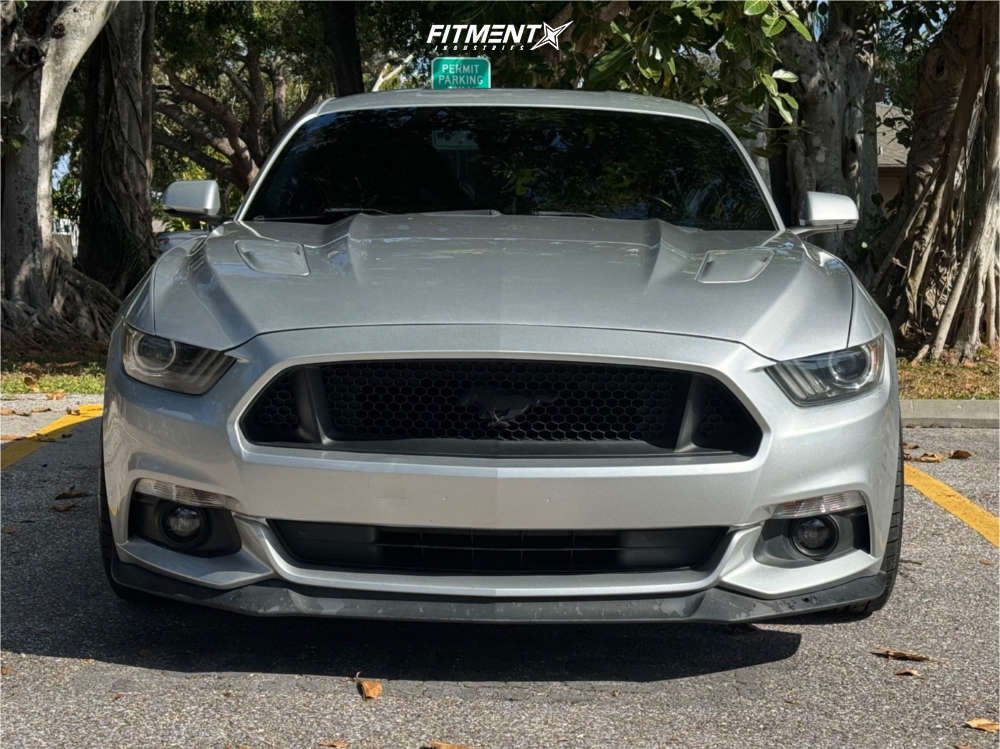 2015 Ford Mustang GT Premium with 20x9 Ferrada Fr3 and Nitto 265x35 on ...
