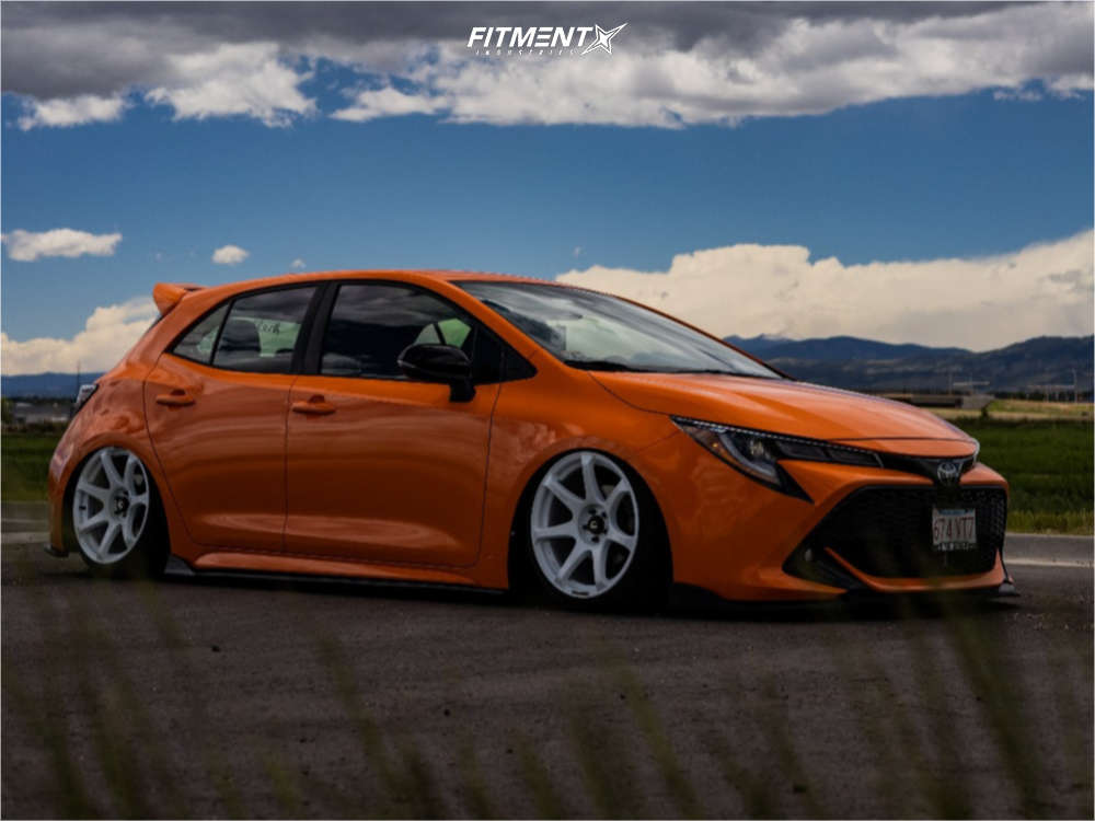 2019 Toyota Corolla XSE with 18x9 Cosmis Racing Mr7 and Atlander 215x30 ...
