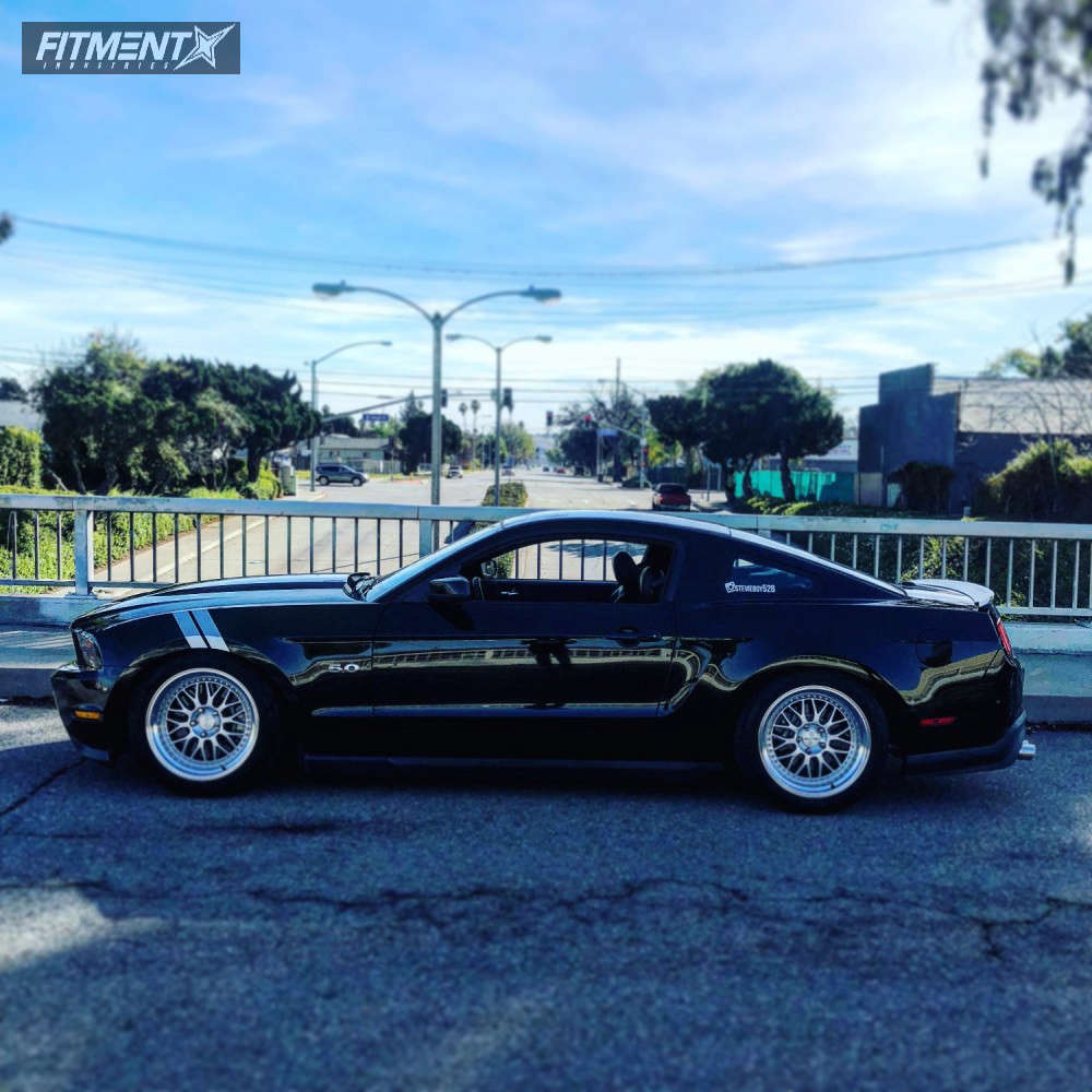 2011 Ford Mustang Shelby GT500 with 18x9.5 ESR Sr01 and Pirelli 245x50 ...