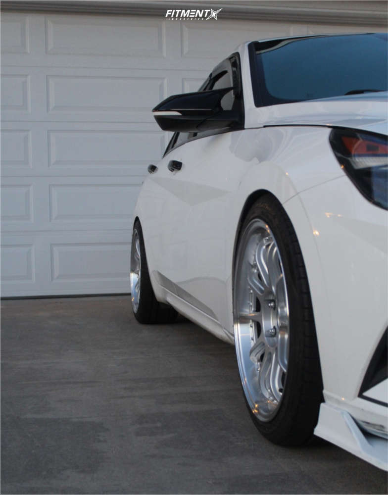 2023 Hyundai Elantra SEL with 18x8.5 ESR Cs12 and Kumho 225x40 on ...