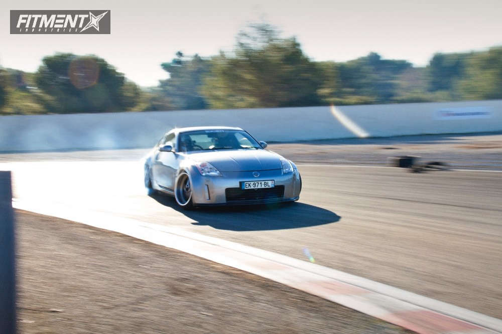 2003 Nissan 350Z Touring with 18x10.5 Work Equip E05 and Achilles ...