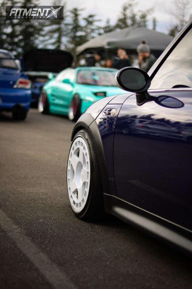 2005 Mini Cooper S with 17x8 Fifteen52 Turbomac and Hankook 205x40 on ...