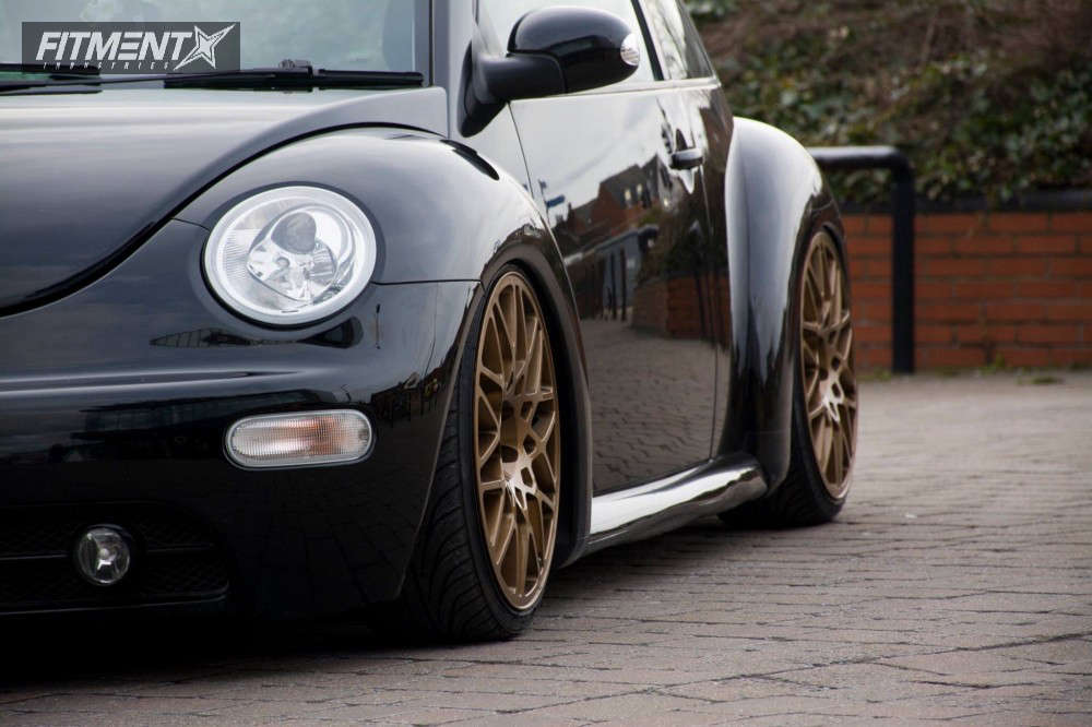2005 Volkswagen Beetle GL with 19x8.5 Rotiform Blq and Nankang 215x35 ...