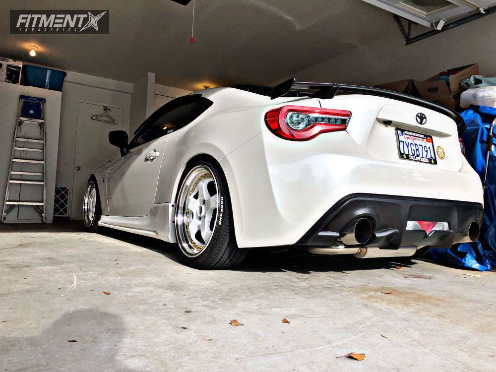 2017 Toyota 86 with 18x8.5 ESR Sr06 and Nankang 215x40 on Coilovers | 365750 | Fitment Industries