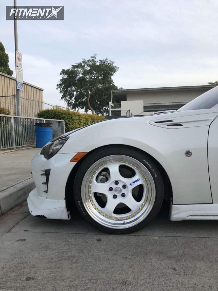 2017 Toyota 86 with 18x8.5 ESR Sr06 and Nankang 215x40 on Coilovers | 365750 | Fitment Industries