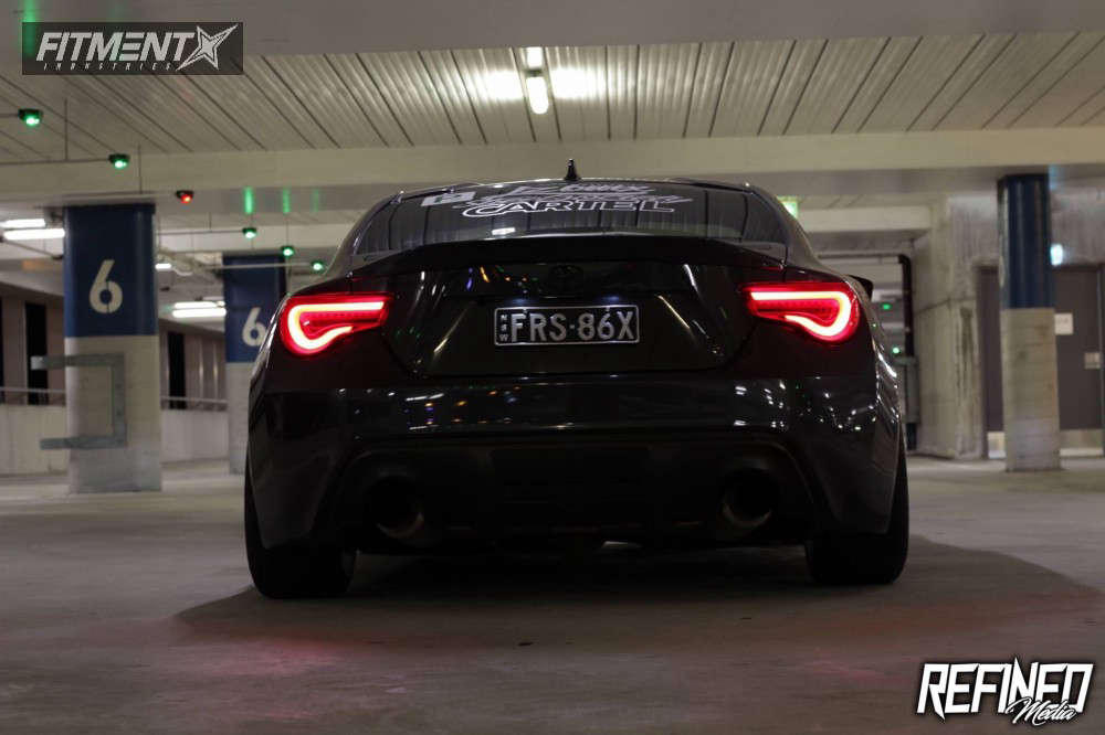 2015 Toyota 86 Base with 18x9.5 Rota Vector Pro and Landsail 235x40 on ...