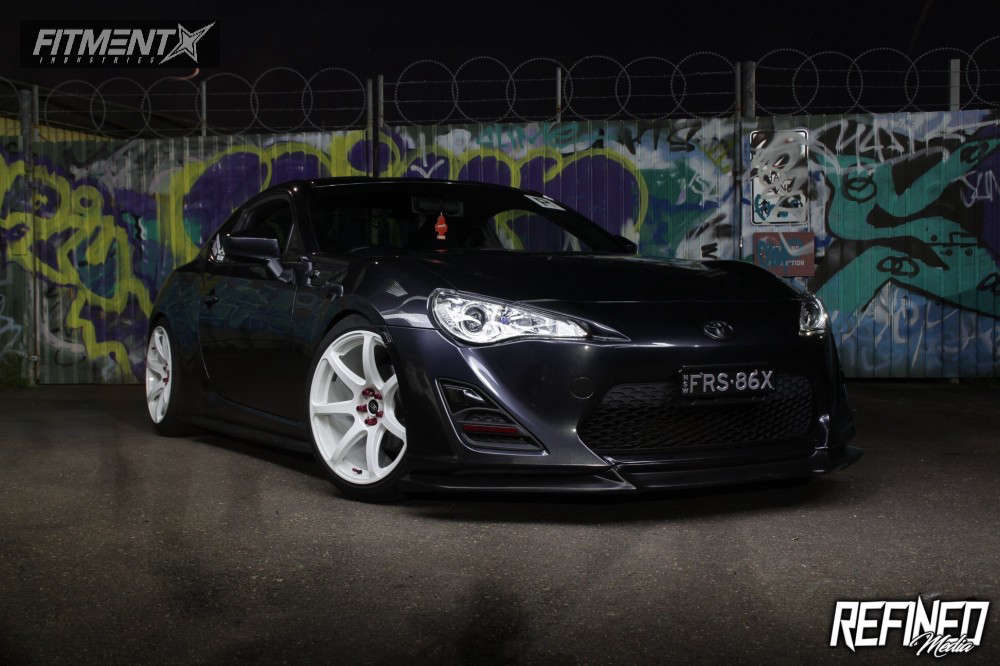 2015 Toyota 86 Base with 18x9.5 Rota Vector Pro and Landsail 235x40 on ...